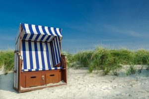 Urlaubsfeeling im Garten mit Strandkorb Sylt - Deko & Feiern - ZENIDEEN