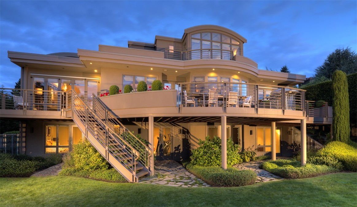 Im Luxushaus wohnen - der Traum von vielen Leuten auf der Welt ...