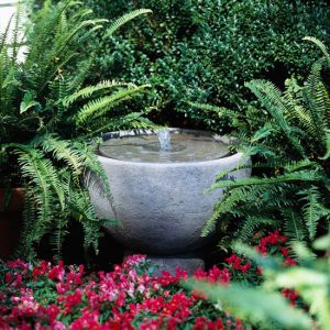 Garten gestalten - Springbrunnen als Blickfang im eigenen Garten - DIY ...