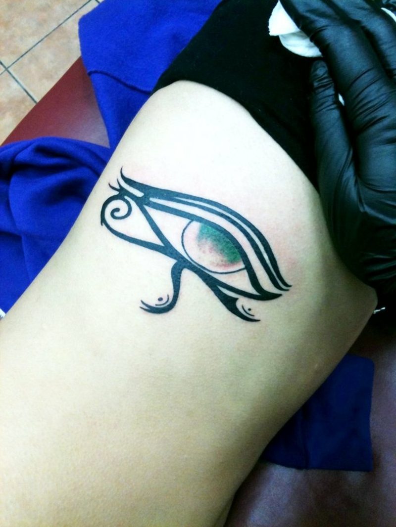 34 tolle Designs für Augen Tattoo und ihre Bedeutung - Tattoos - ZENIDEEN