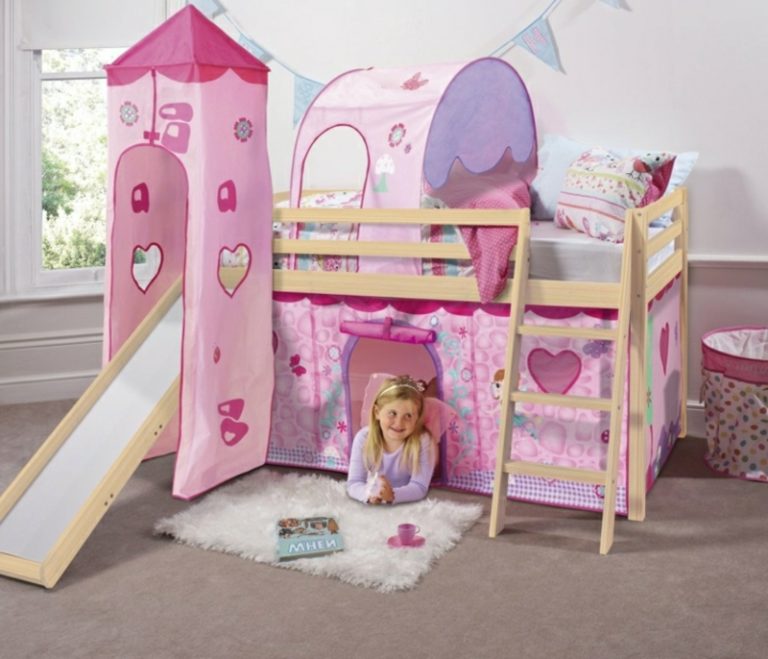 Hochbett mit Rutsche: das perfekte Möbelstück für das Kinderzimmer
