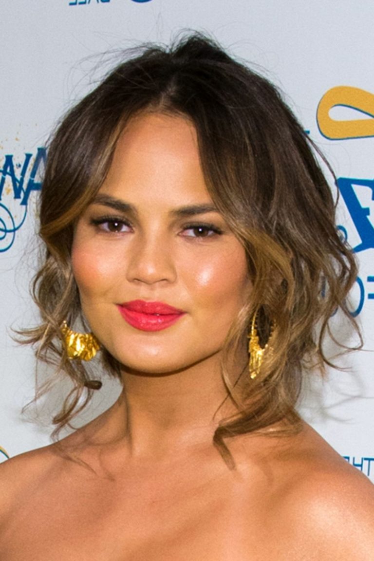Frisuren Hochzeitsgäste: 30 faszinierende Ideen, inspiriert von den Stars